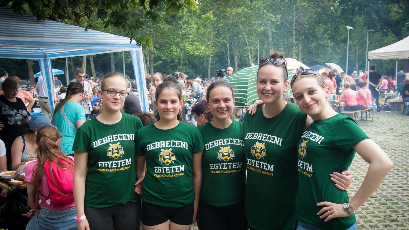 Közösségi szórakozás az egyetem dolgozóinak