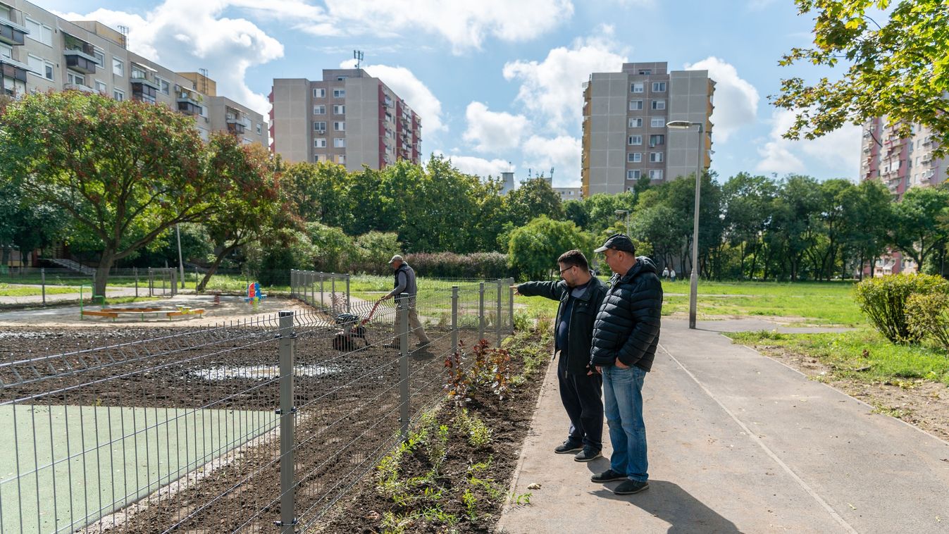 Jó ütemben halad a Margit tér felújítása