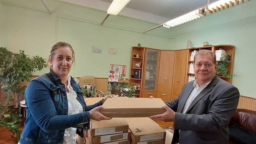 HAON - Laptopokat kapott Hajdúszoboszló