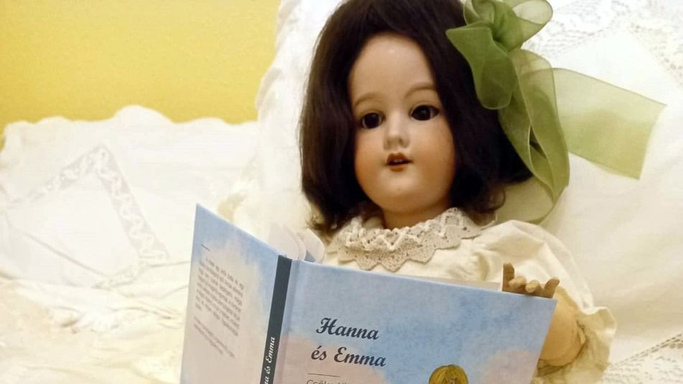 Egy antik baba képére formálta mesekönyve főszereplőjét Csőke Kitti