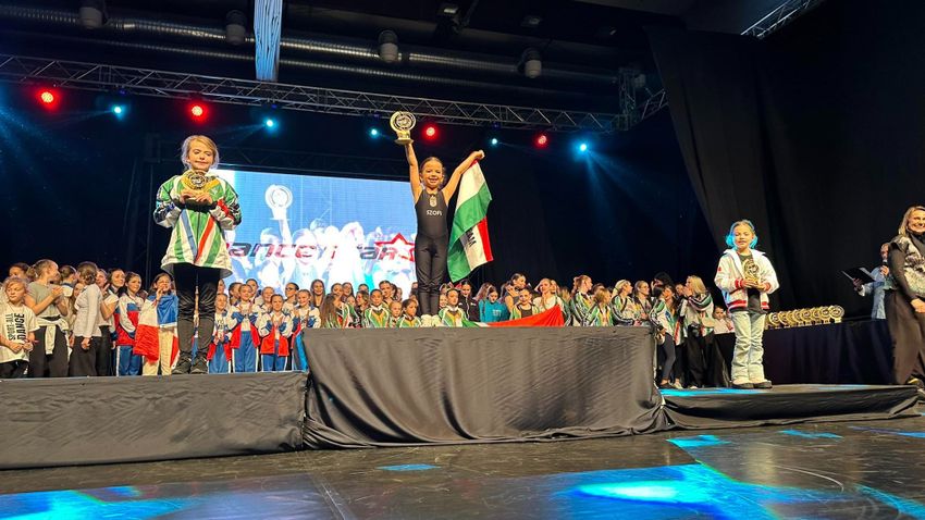 HAON - Egy arany már a nyakában: a hétéves Takács Szofi kétszeres ...