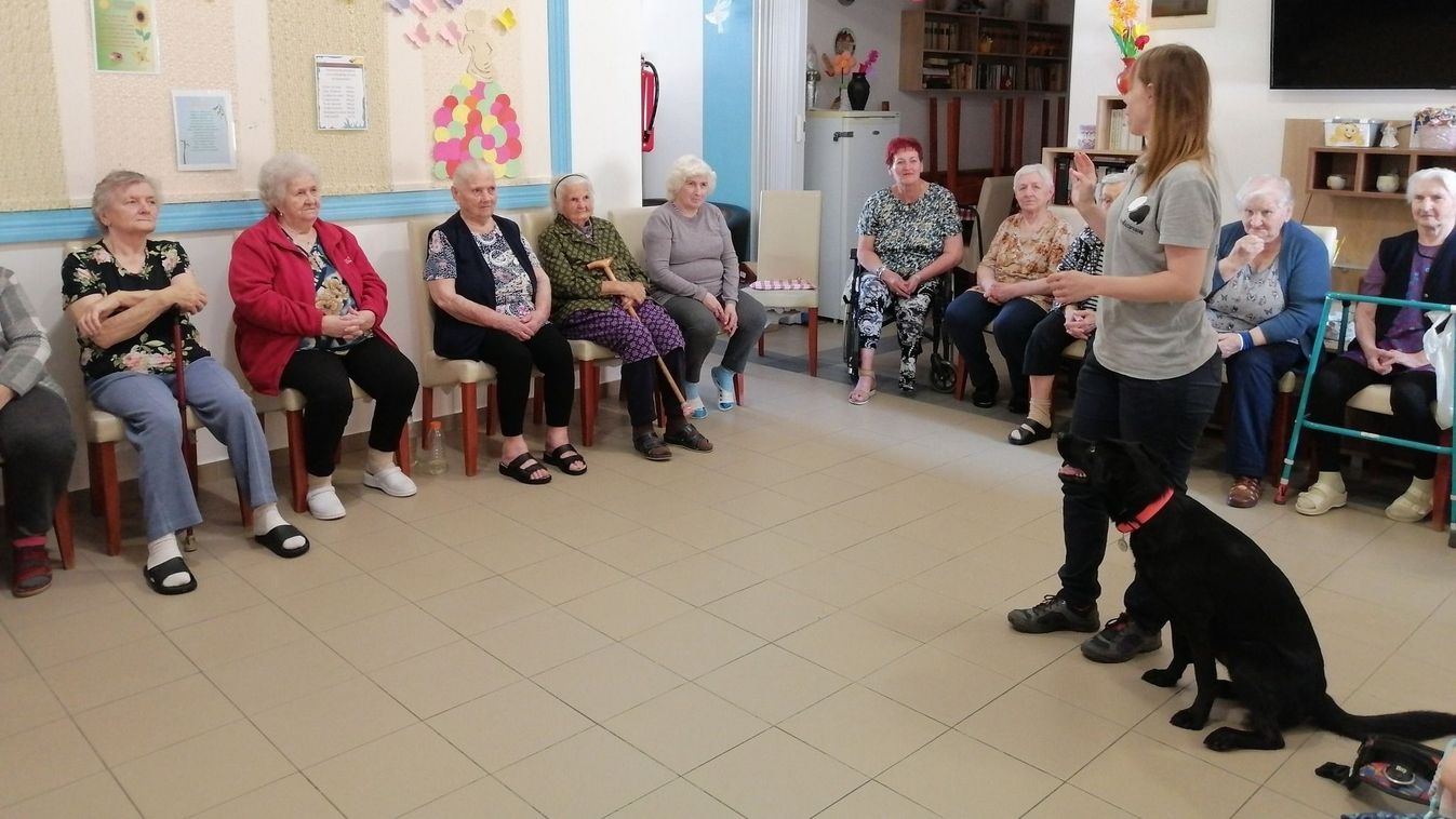 Terápiás kutyával találkozhattak a balmazújvárosi idősek