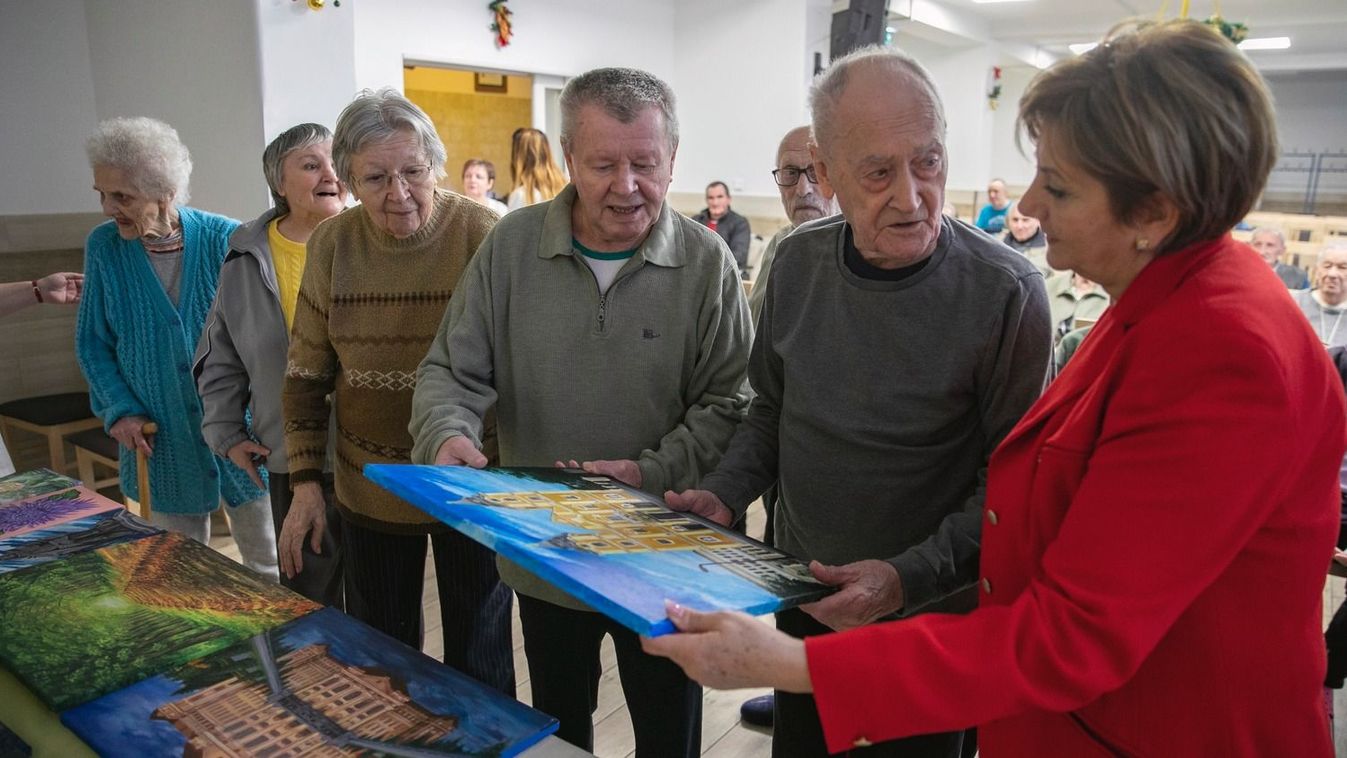 A szabadság utáni vágyukat vitték vászonra a debreceni rabok - fotókkal