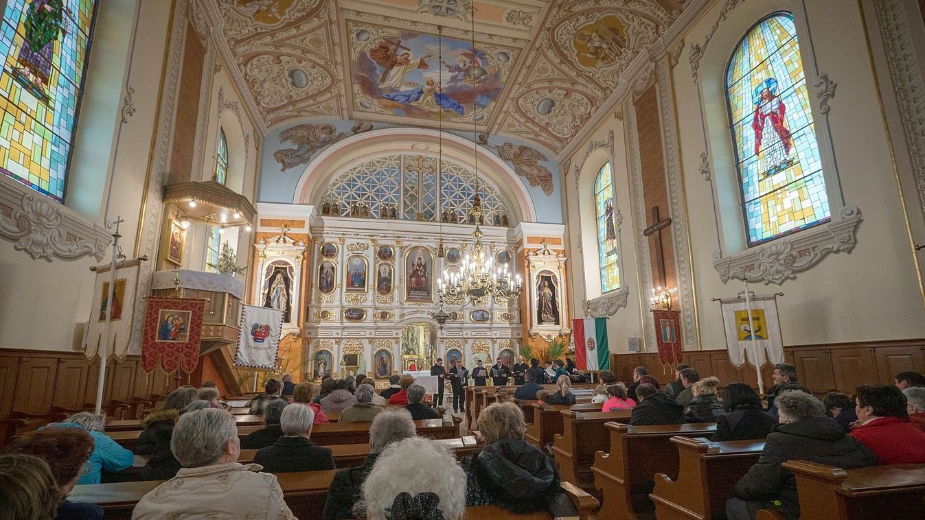 Virágvasárnap: ünnepi szentmisét és barkaszentelést tartottak Létavértesen