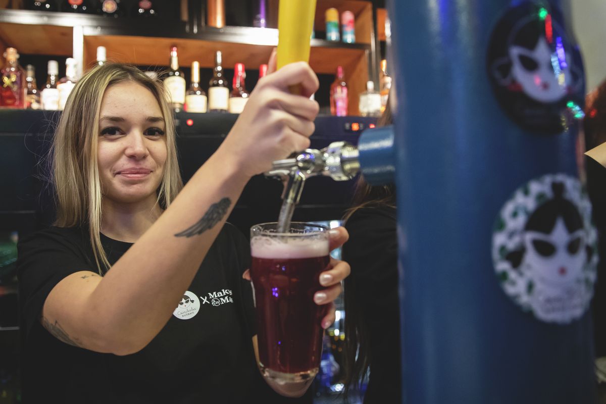 Csinibaba Kultkert: ilyen volt a nyitóbuli Fejes Tamásnál