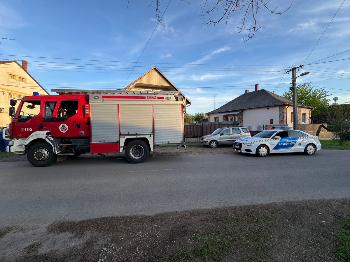 Idős nőnek segítettek Hajdúszoboszlón