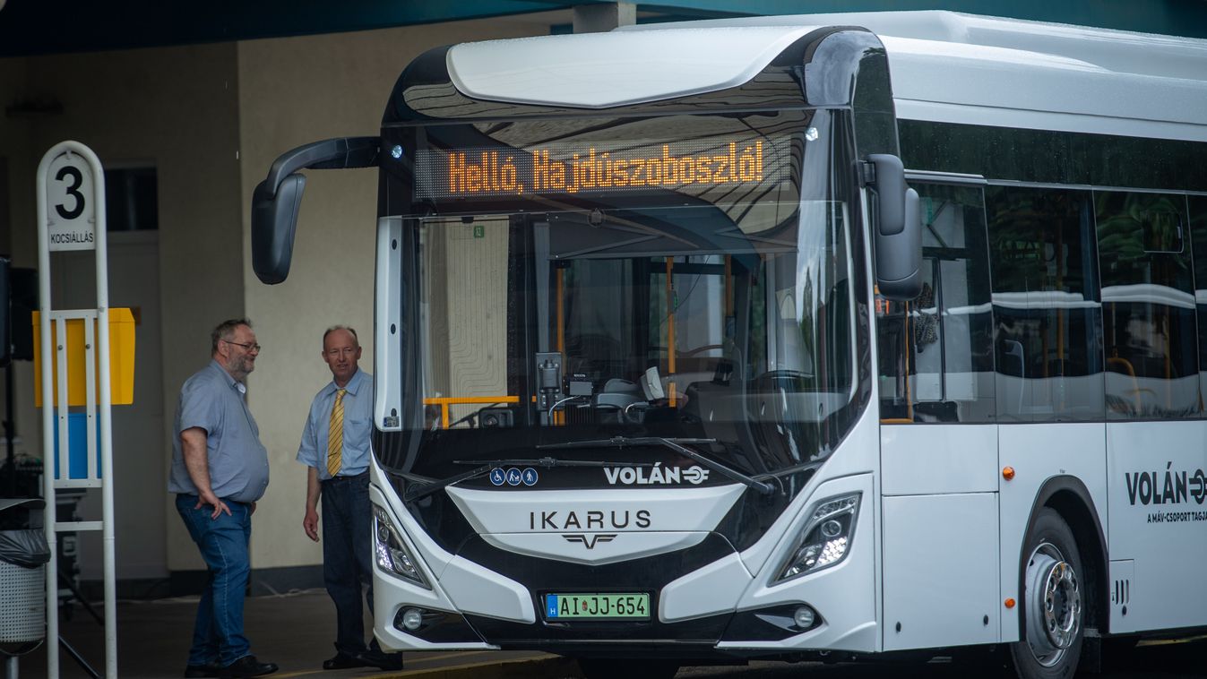 Elektromos busz állt forgalomba Hajdúszoboszlón