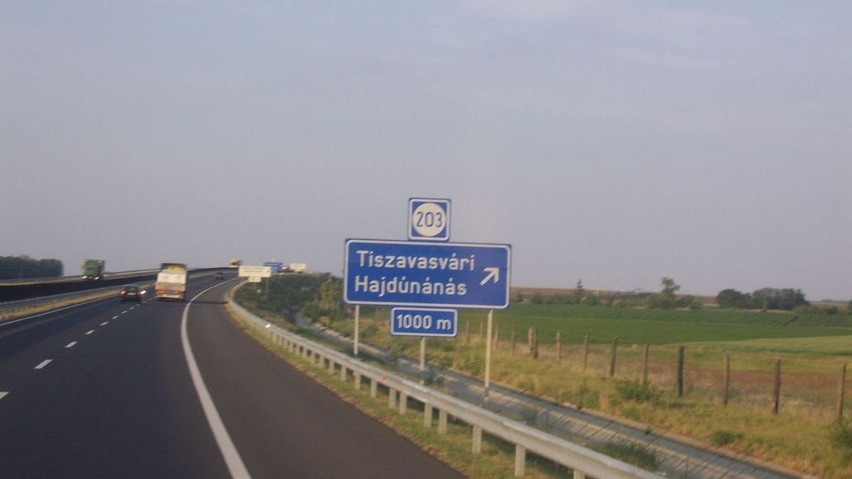 M3-as autópálya: sávlezárás nehezíti a közlekedést Hajdúnánásnál ...