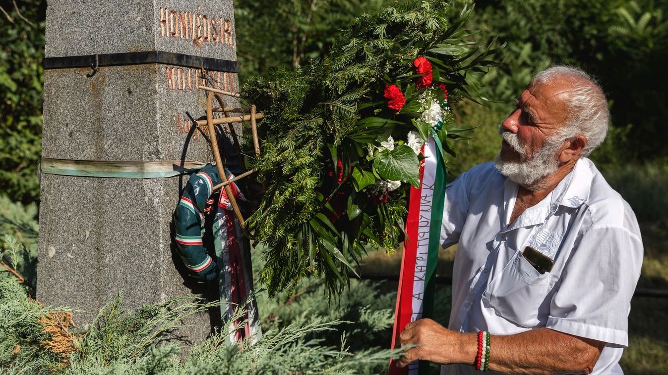 Megkoszorúzták Szarka kapitány debreceni emléksírját