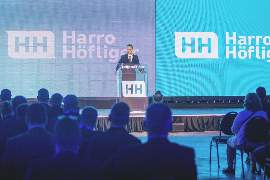Harro Höfliger: jelentős új beruházást adott át a német cég Debrecenben