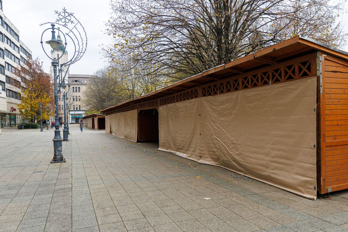 Nemsokára újra megtelik a debreceni Kossuth tér élettel! Készülnek a ...