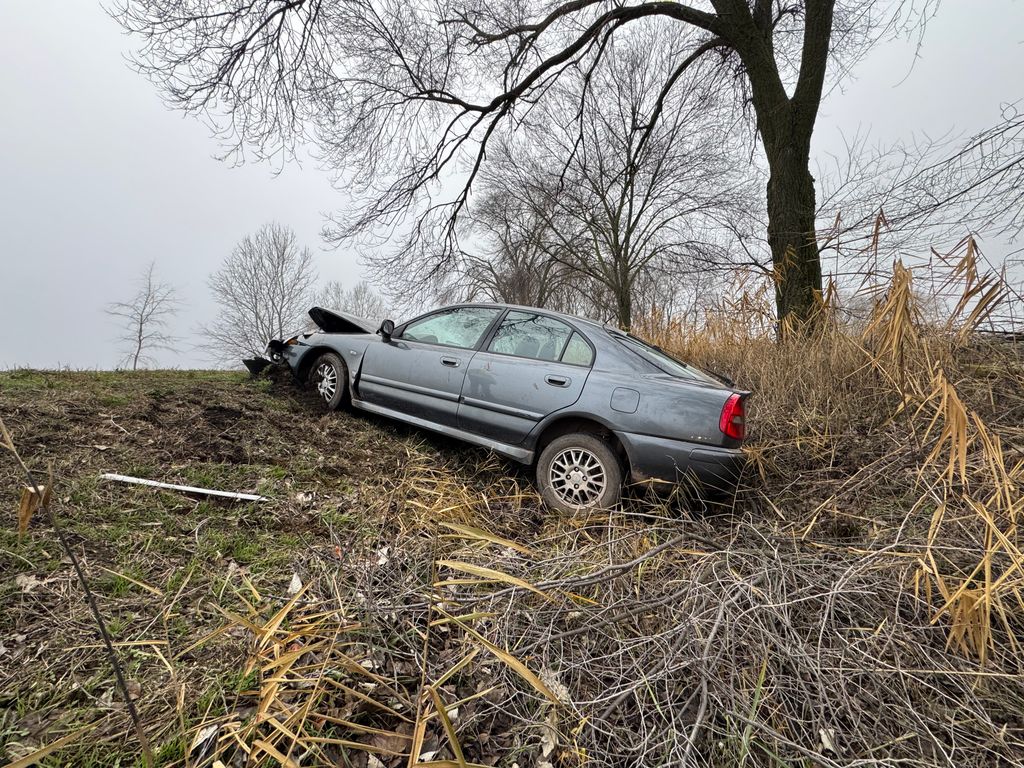 Baleset Hajdúszoboszlónál: árokba hajtott egy autó | HAON