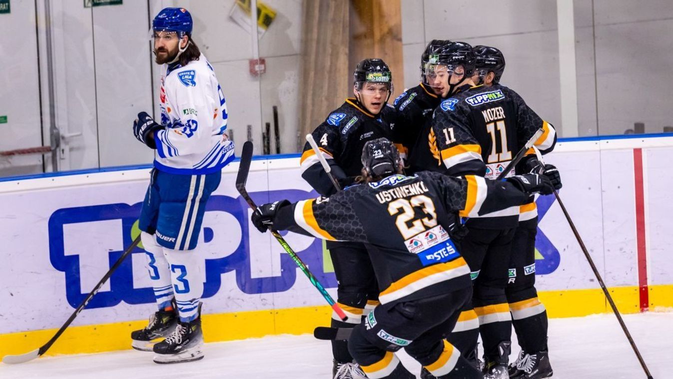 Továbbra is remek formában a DEAC jégkorongosai