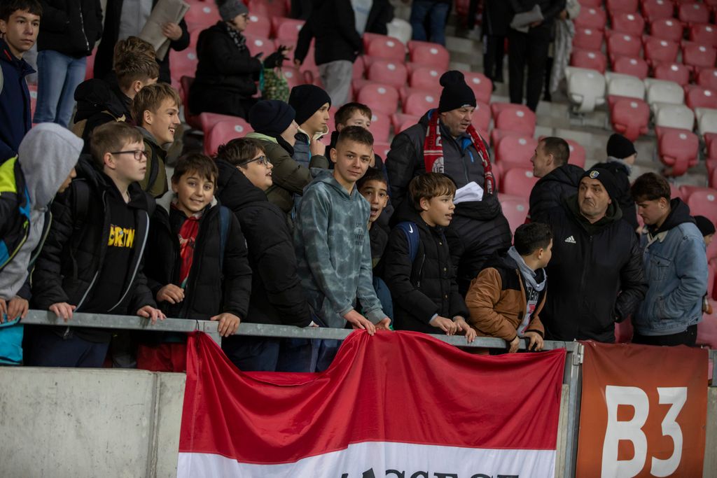Szurkolói fotók a DVSC-Kisvárda mérkőzésről | HAON