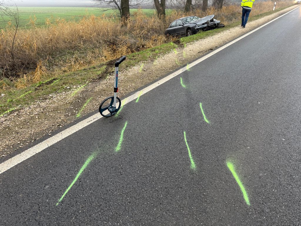 Baleset Hajdúszoboszlónál: árokba hajtott egy autó | HAON