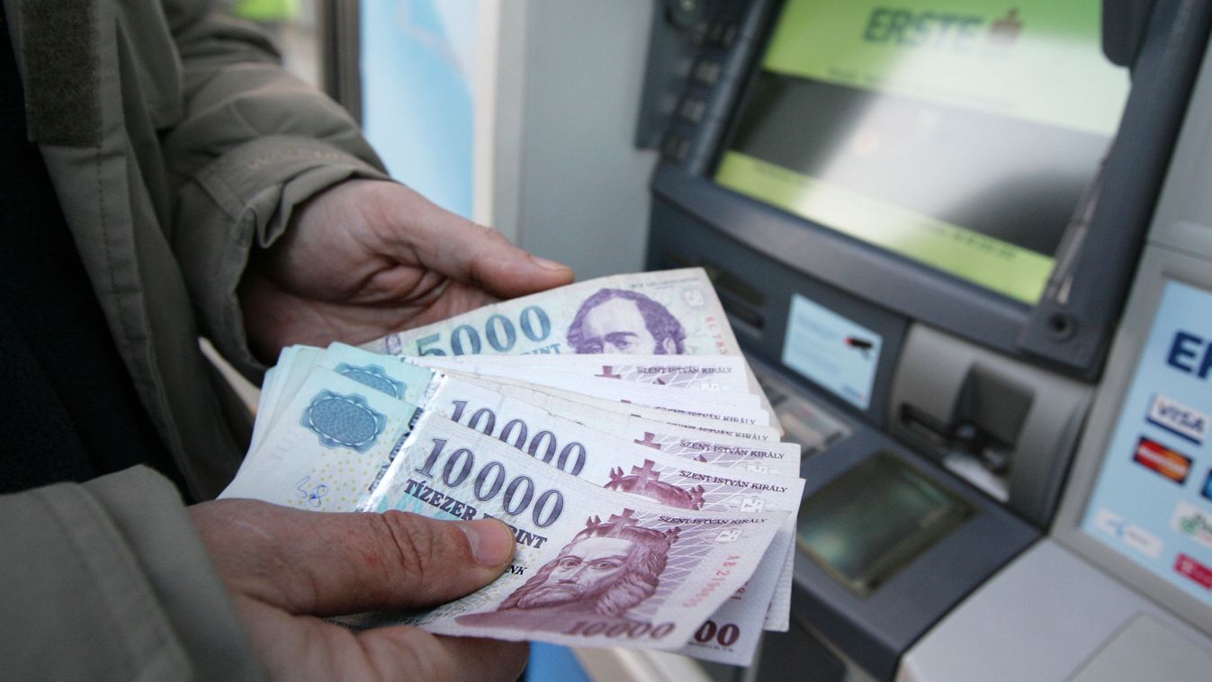 Ingyenes készpénzfelvétel: életbe lép egy mindent megváltoztató szabály